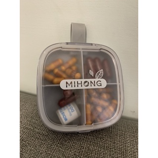 Dcard x Mihong 聯名藥盒 藥盒 維他命 米鴻蔓越莓 | 蝦皮購物