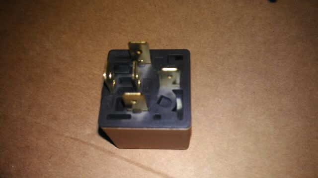 8970634411 一路發 小燈繼電器 發電機用 8970609260 8970609261 | 蝦皮購物