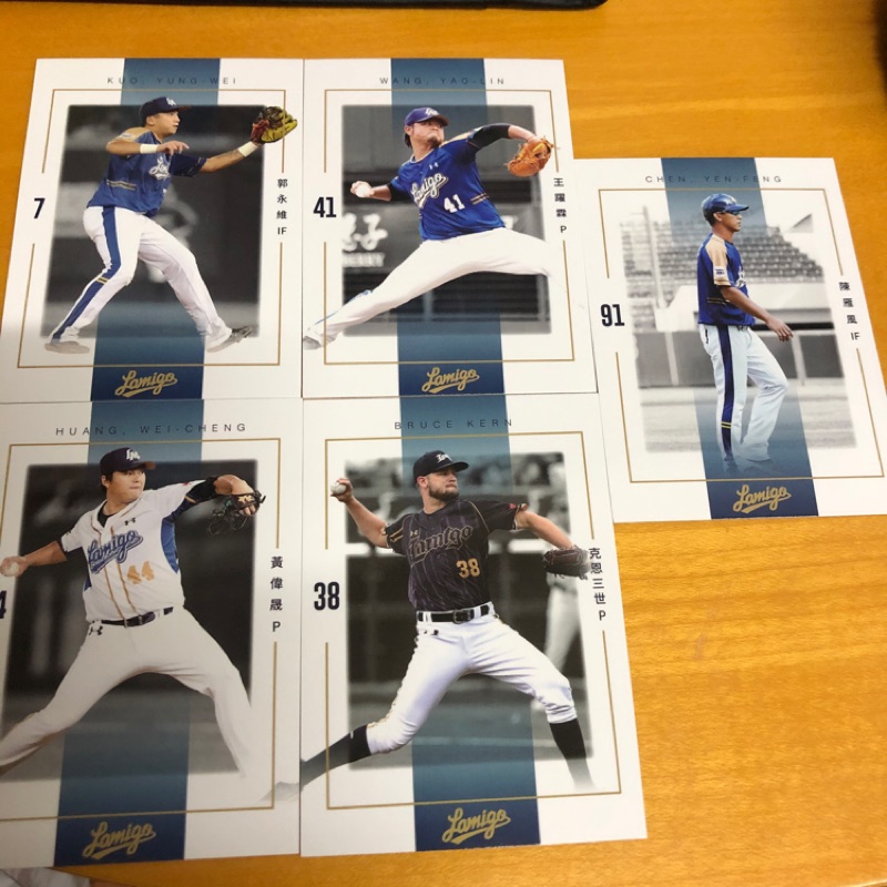 2018中華職棒球員卡 桃猿Lamigo 黃偉晟克恩三世陳雁風王耀霖郭永維 | 蝦皮購物