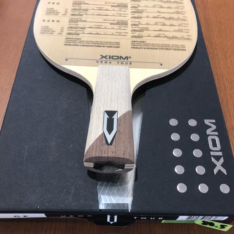 桌球孤鷹 桌球拍 XIOM VEGA TOUR （剩中直)xiom 檜木 ZLC纖維 新貨到! | 蝦皮購物