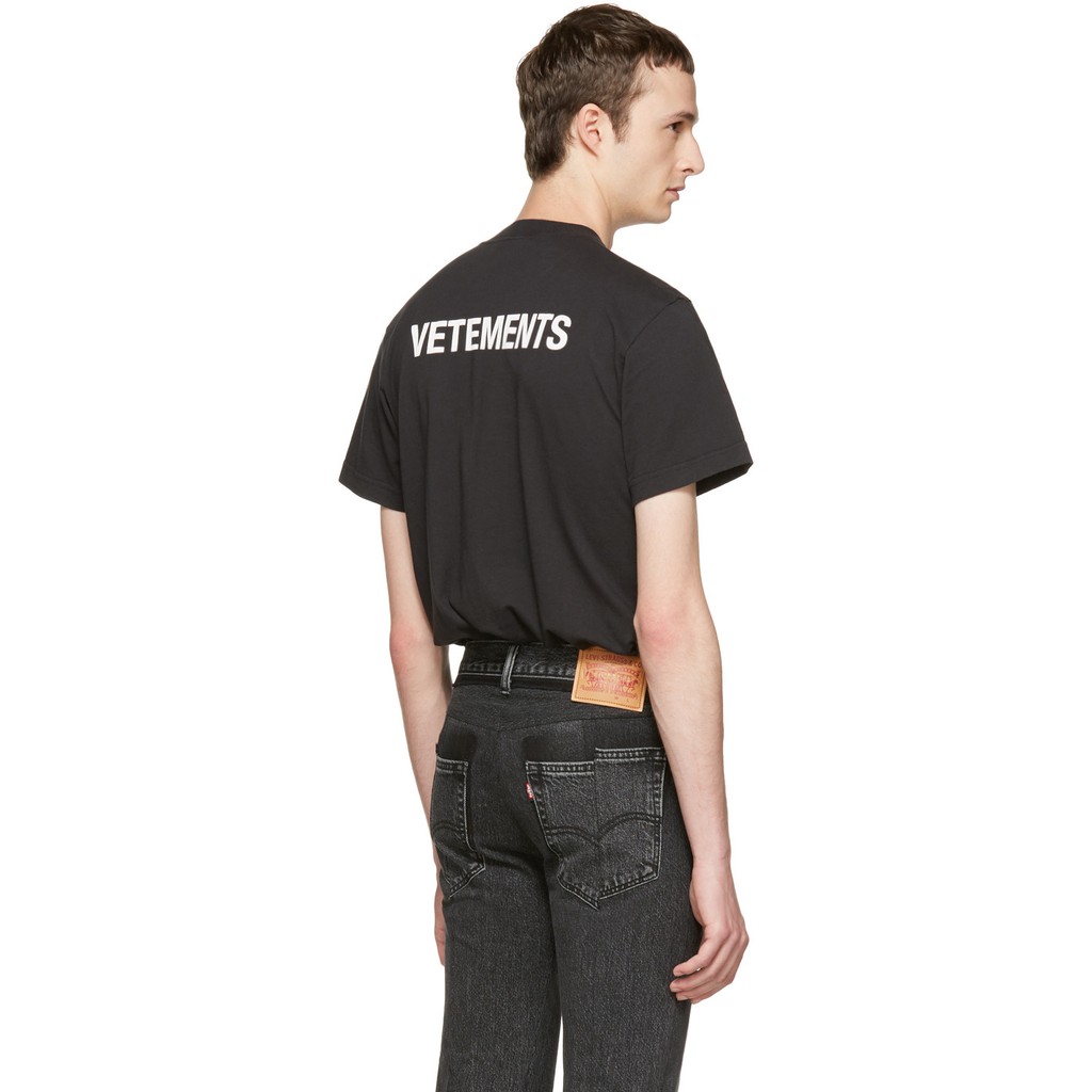(預購補貨)全新Vetements @17FW 超強經典單品 背後大LOGO 短TEE | 蝦皮購物