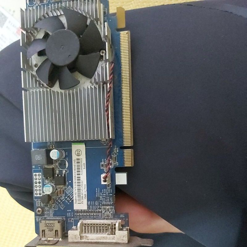 出售一張宏碁主機拆下來的短板顯示卡；型号 7470 D3 2G+D3 8G+D3 4G 4支 | 蝦皮購物