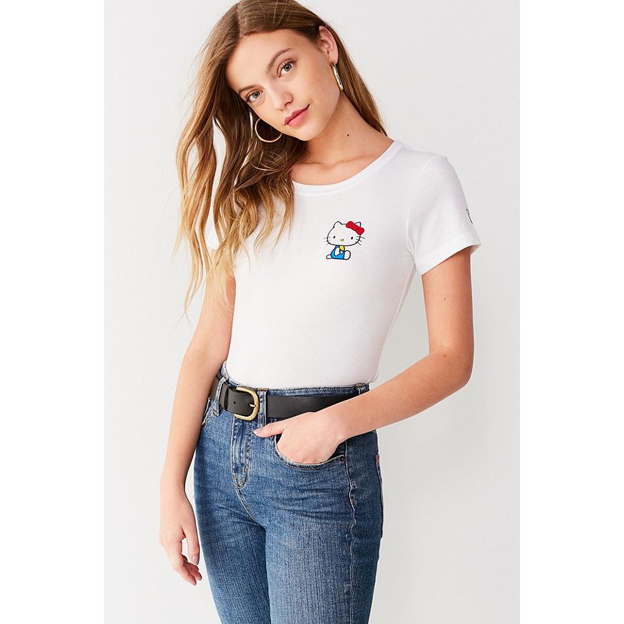 S現貨💖 FILA X Sanrio 三麗鷗 Hello Kitty UO限定 聯名款 T-Shirt 短袖上衣 | 蝦皮購物