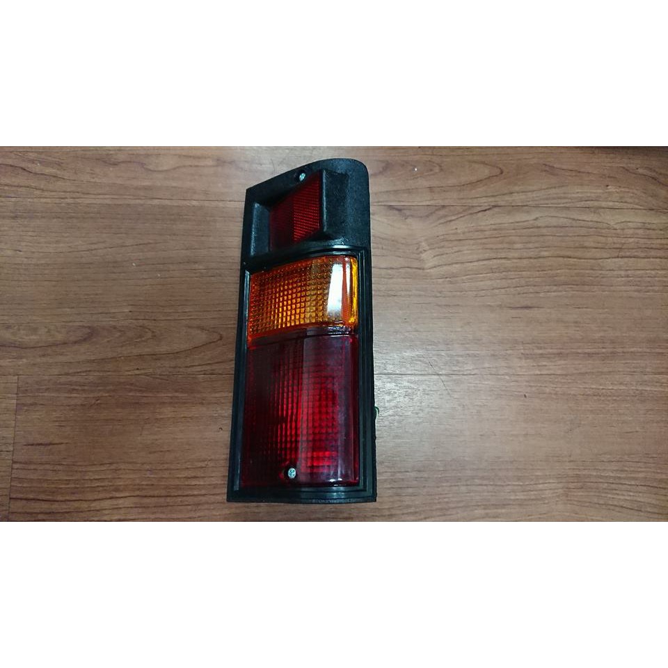 汽車材料前哨站 FORD 福特 PRONTO 好幫手 800 84-89 廂型車 W 後燈 | 蝦皮購物