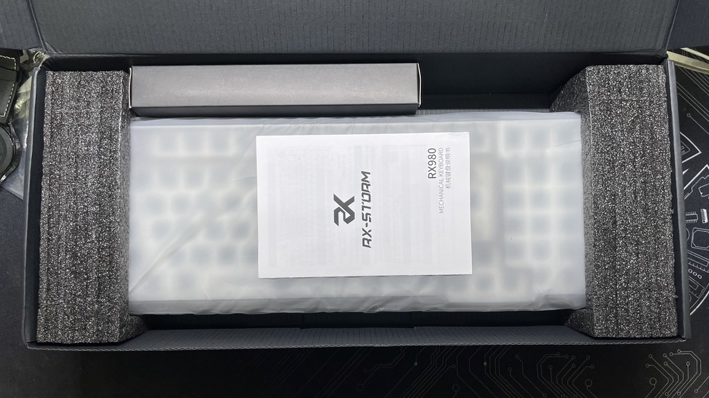 RX980 藍牙2.4G無線RGB 三模插拔軸機械鍵盤套件 (自售) 黑透 二手 | 蝦皮購物