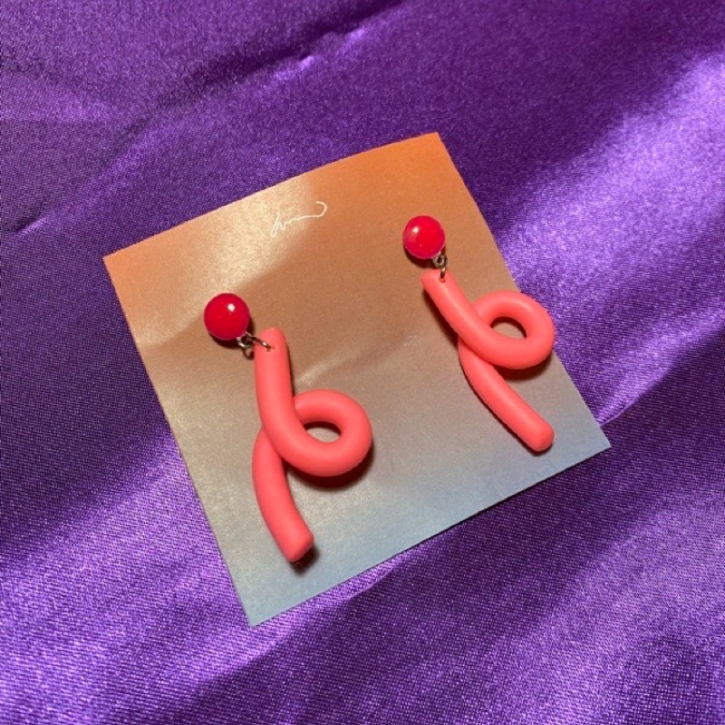 ummmmm 展覽限定耳環 粉紅卷卷 | 蝦皮購物