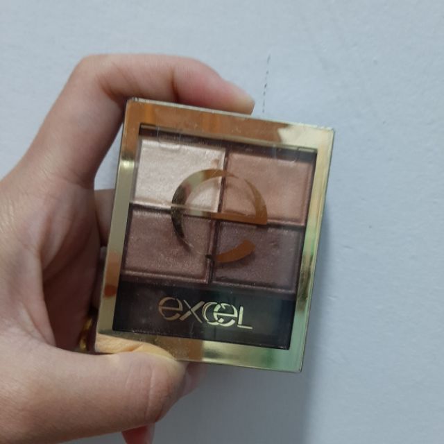 EXCEL 四色眼影 SR02裸色深邃眼影 俐落金棕 SR02 | 蝦皮購物