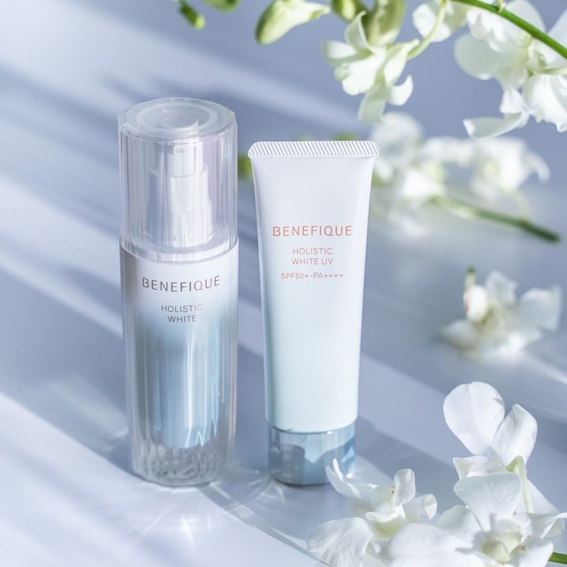 BENEFIQUE 碧麗妃璀璨煥白精華45ml+璀璨亮白隔離乳SPF50+/PA++++ 50ml（兩瓶ㄧ起帶更便宜） | 蝦皮購物