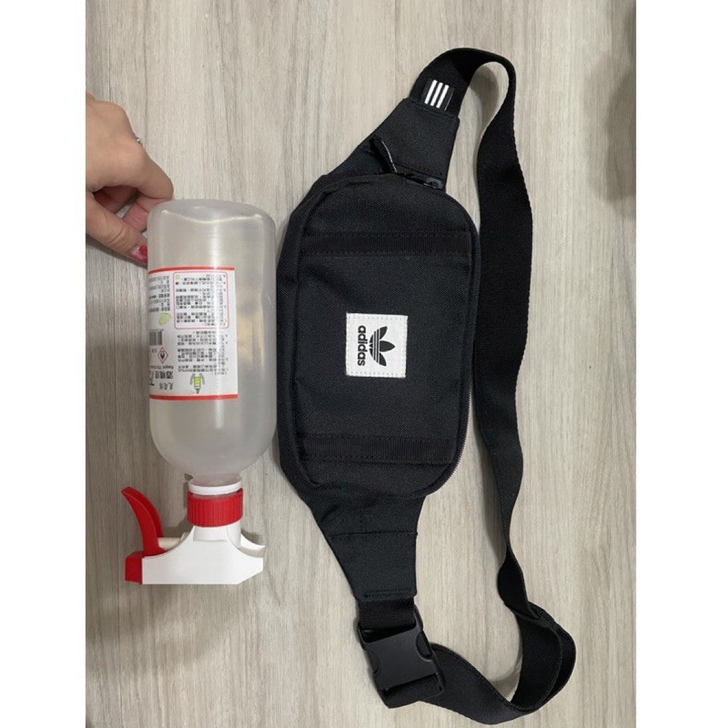 聖誕特價 adidas 愛迪達 三葉草 腰包 側背包 斜背包 隨身包 肩背包小腰包 DW7353原價1280 | 蝦皮購物