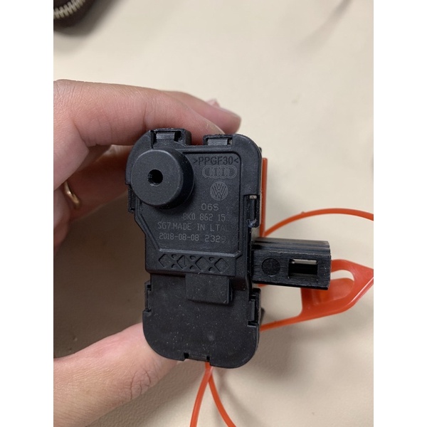 奧迪 原廠Audi A1 A3 A4 A5 A6 A7 Q3 Q5 Q7油箱蓋馬達 開關 油箱蓋全新8K0862153H | 蝦皮購物