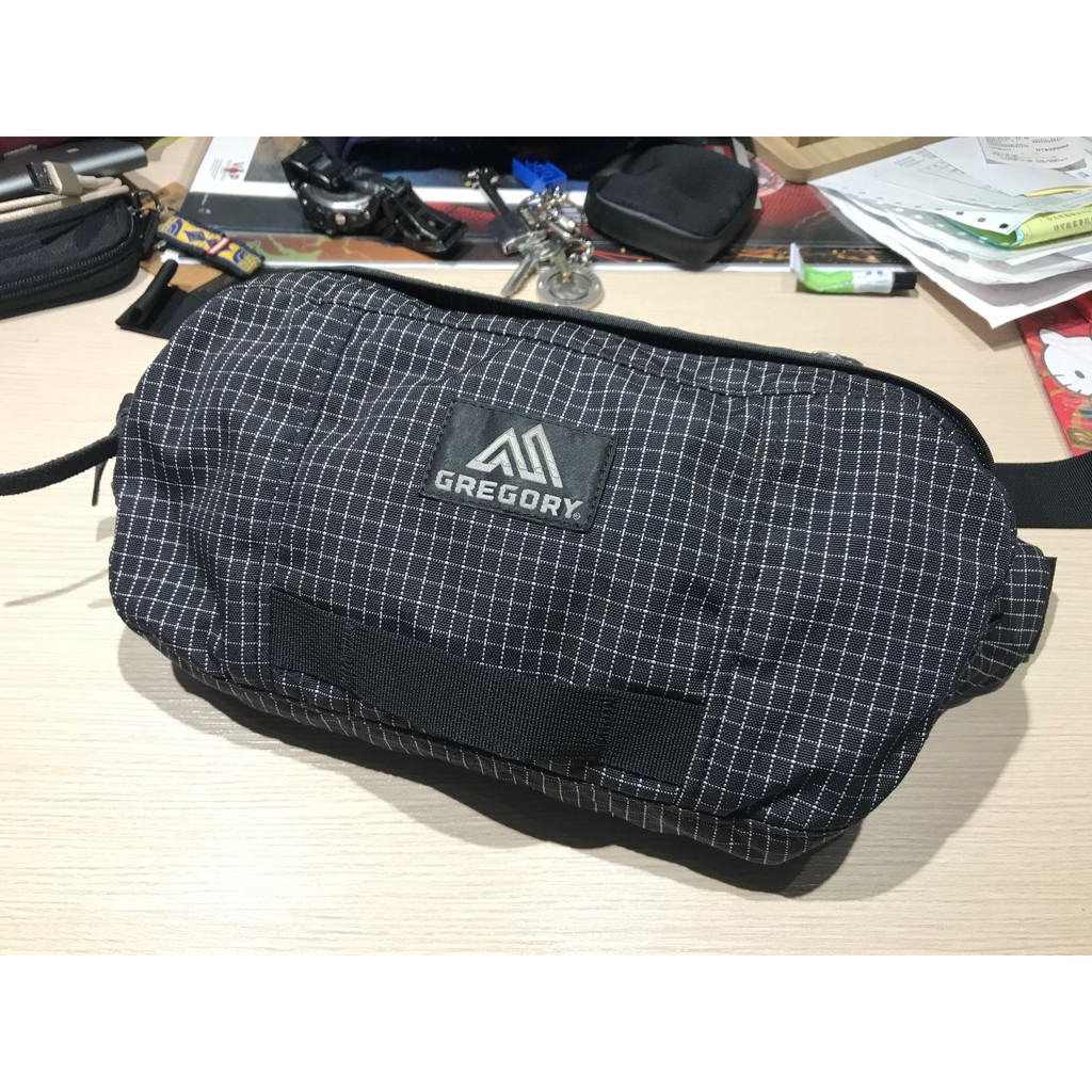 降價 絕版 近全新 經典 黑格 GREGORY 4L HARD TAIL 腰包 潮包 非 舊版 LOGO | 蝦皮購物