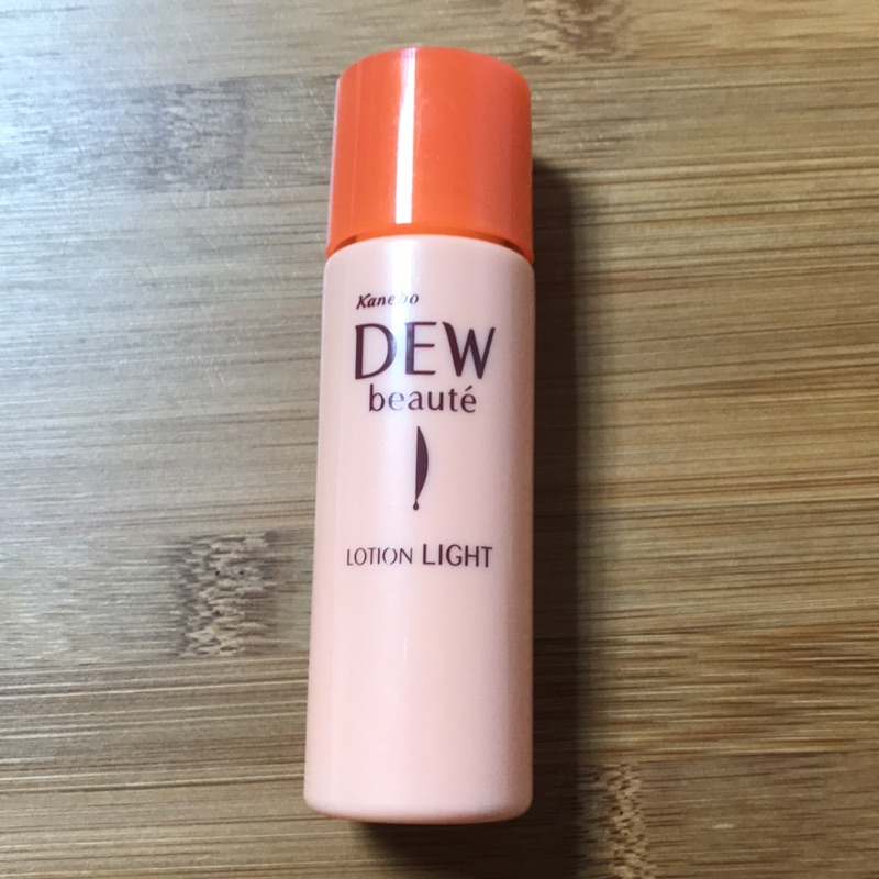 Kanebo 佳麗寶 DEW 潤活精純露(水潤型) Lotion Light 40ml | 蝦皮購物