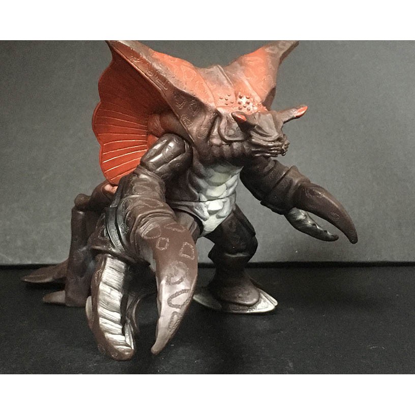 D-17 櫃 現狀品： 1998 ULTRAMAN REICUBAS 超人力霸王 宇宙海獸 古巴湖 軟膠 天富 | 蝦皮購物