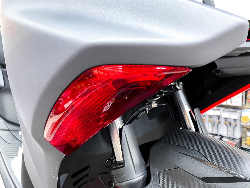 EPIC | 紅色 前方向燈貼片 方向燈 轉向燈 前方向 改色貼片 燈殼 貼片 適用於 FORCE2.0 FORCE | 蝦皮購物