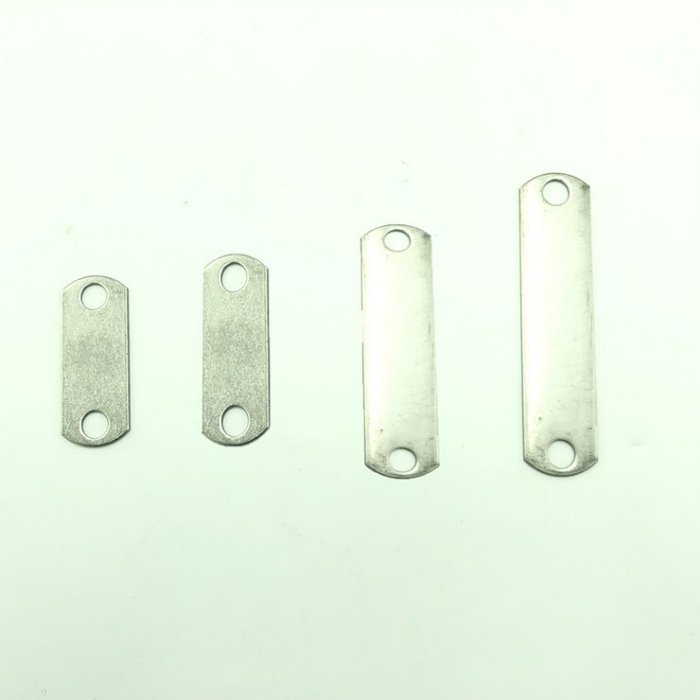 【singcoco】不鏽鋼 白鐵 雙孔 ST 門片 土地公 扁鐵角 鋼釘腳 微吸 厚度2mm | 蝦皮購物