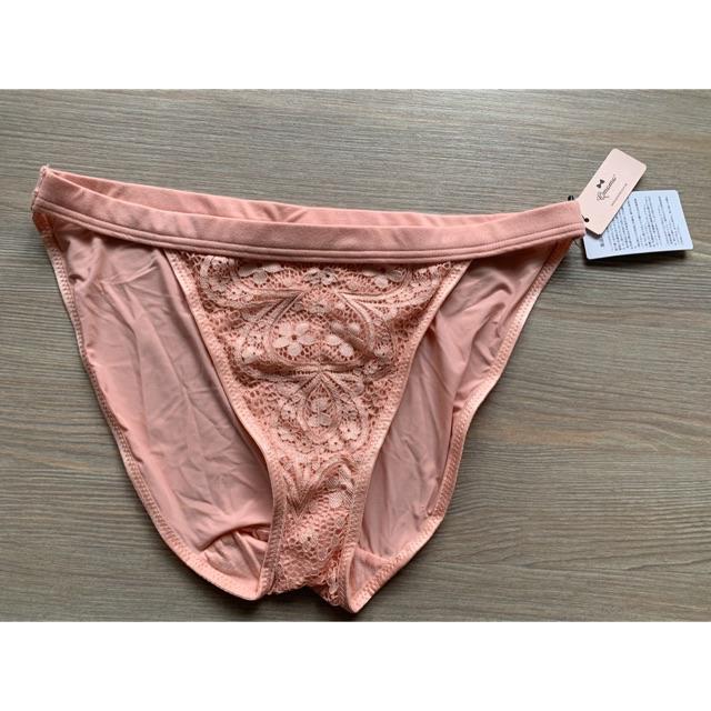 Qmomo 花邊教主 三角褲 全新 XL | 蝦皮購物