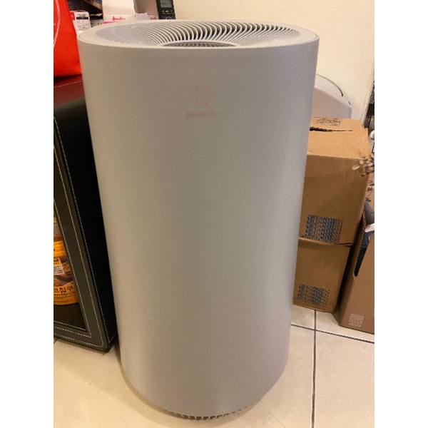 Electrolux 伊萊克斯-Flow A4 抗菌空氣清淨機(FA41-402GY)+全新濾芯+全新IRIS不沾鍋 | 蝦皮購物
