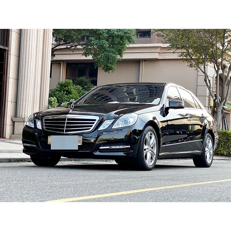 2011年 E200 頂級老闆座駕！所有配備一次到位！僅跑10萬！全車維持漂亮到誇張！超高CP值上你擁有無上尊榮體驗！ | 蝦皮購物