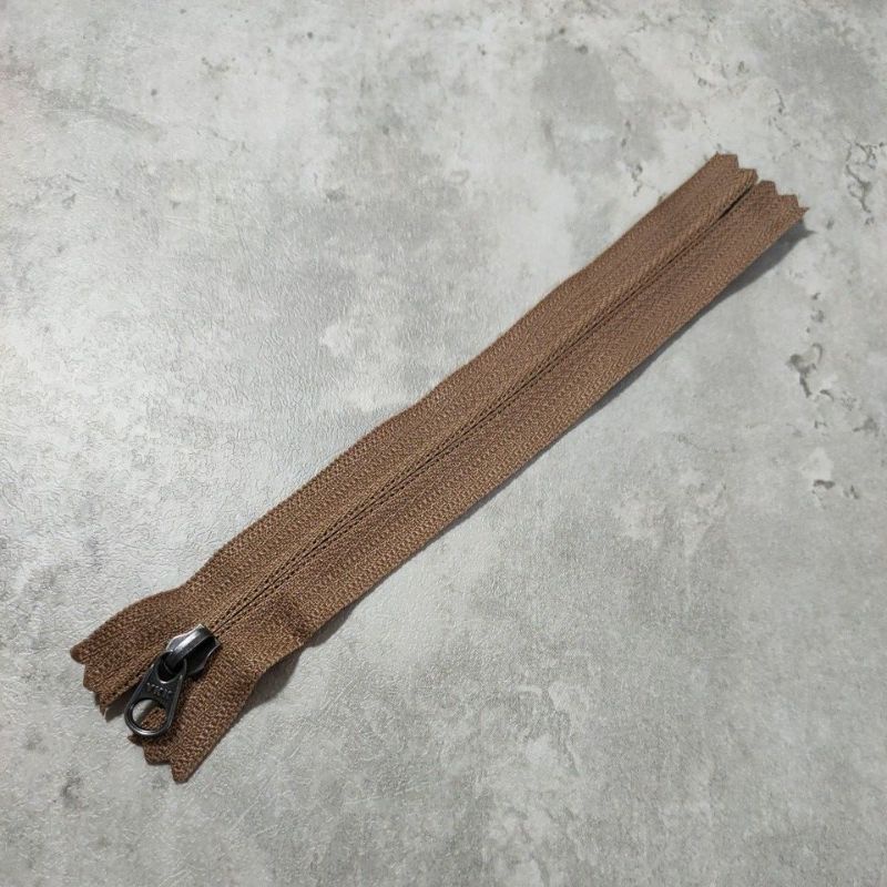 YKK 拉鍊 3號尼龍拉鍊 反齒 閉尾 無下止 圓圓拉片 7.5寸 6寸 5.75寸 | 蝦皮購物