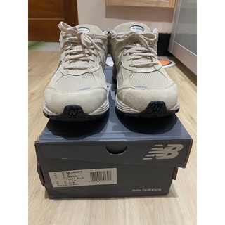 （售出）New balance 2002r 米白 2002re re 米色 | 蝦皮購物