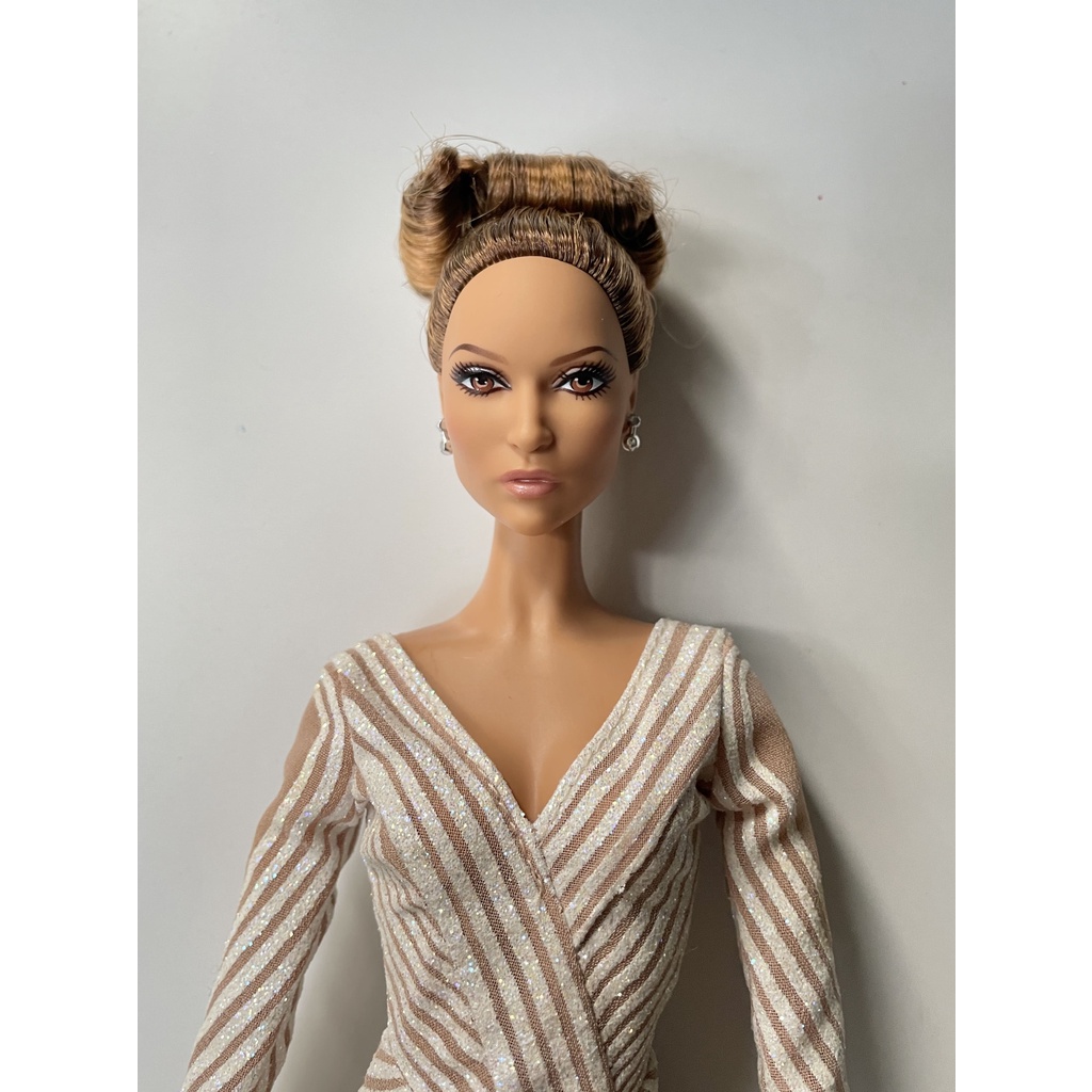 芭比 J-Lo 珍妮佛·羅培茲 娃娃 Jennifer Lopez Barbie 收藏型 經典 名人芭比 | 蝦皮購物