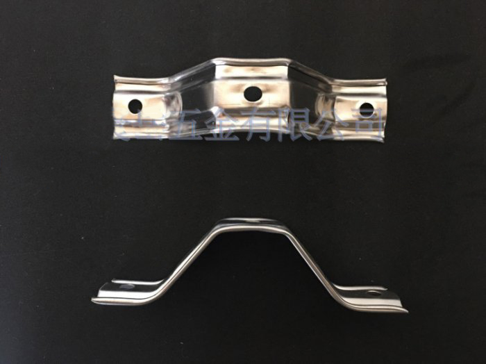 【singcoco】白鐵 角浪板壓條 (單溝壓板) 烤漆板 PC角浪 押條 壓板 白鐵壓條 角浪壓條 遮雨棚 | 蝦皮購物