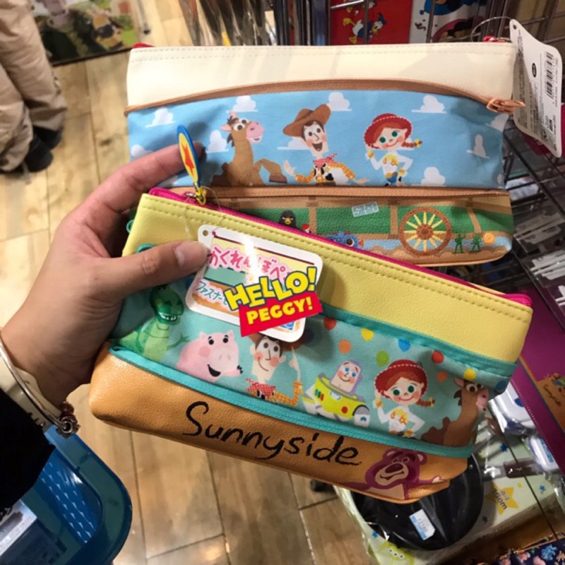 [[ Hello! Peggy! ]] 現貨 玩具總動員雙層伸縮筆袋 | 蝦皮購物