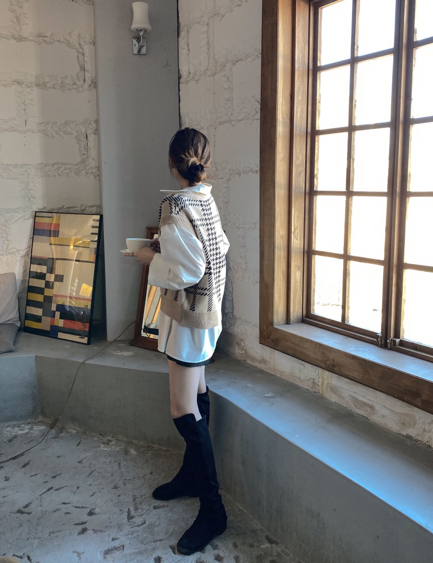 Waroom|現貨 秋冬韓國針織V領格紋馬甲+白色襯衫|女裝|套裝|疊穿|兩件套|毛衣背心|針織背心|馬甲背心 1232 | 蝦皮購物