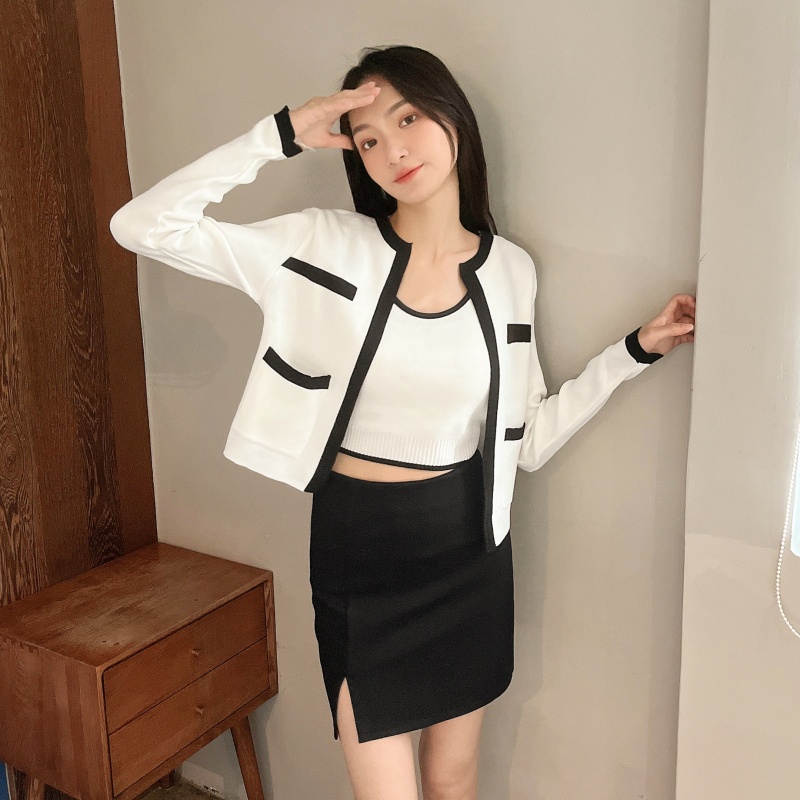 小香風撞色兩件套上衣【3031 】Sandy33女裝批發秋冬新款韓系INS休閒百搭氣質性感網紅撞色短版長袖 兩件式套裝 | 蝦皮購物