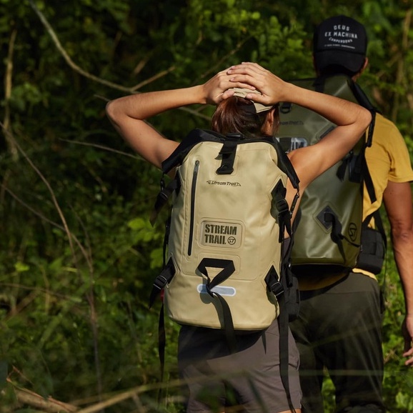 ST日本Stream Trail戶外防包 坦克包 Dry Tank 40L雙肩背包 最新色～野戰沙色 | 蝦皮購物
