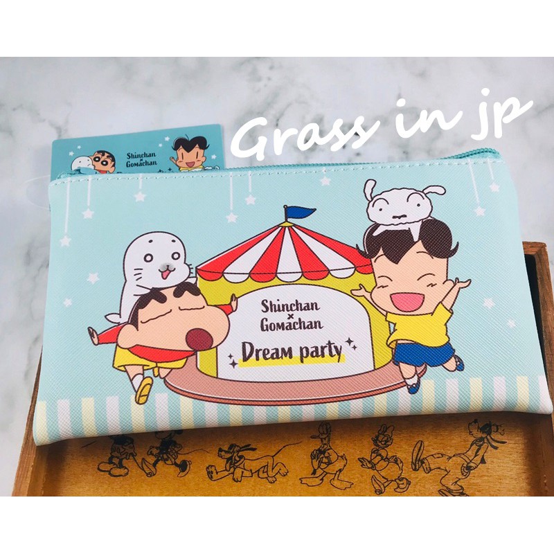 【小草日貨】 現貨 日本 蠟筆小新 小葵 少年阿貝 斑海豹 小芝麻 皮質筆袋/化妝包/收納包/扁筆袋/防水皮革筆袋/筆袋 | 蝦皮購物