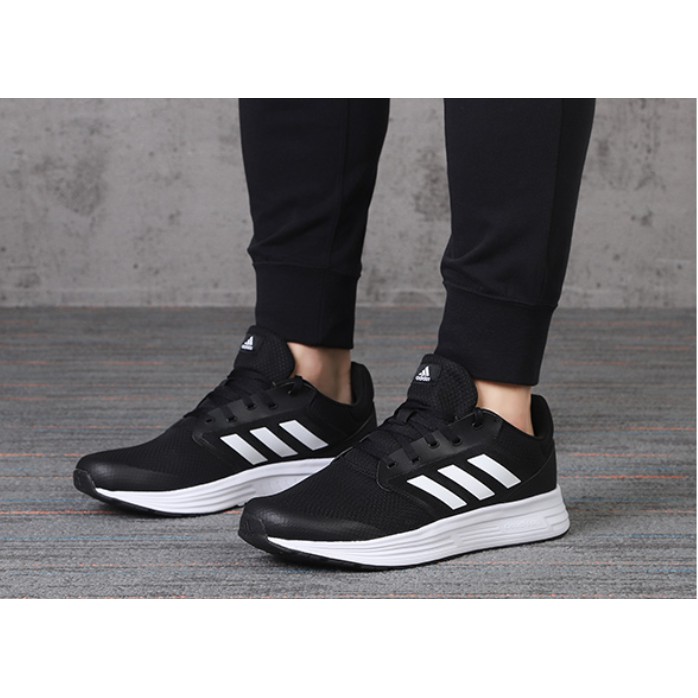 【鞋印良品】ADIDAS 愛迪達 GALAXY 5 男款 慢跑鞋 FW5717 黑白 緩震 止滑 耐磨 透氣舒適 大尺碼 | 蝦皮購物
