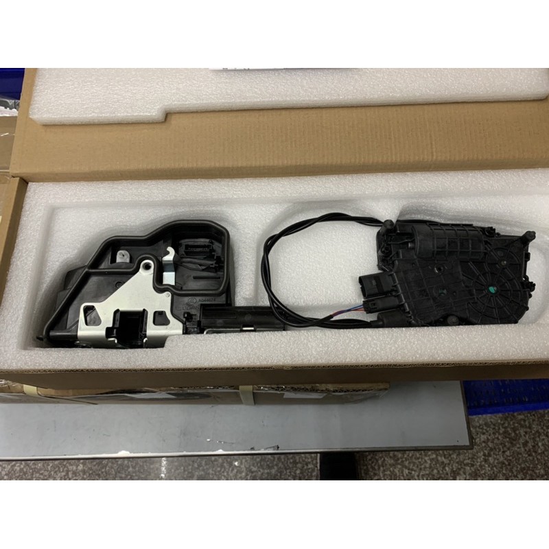 BMW F07GT 5系列GT 中控鎖馬達含六角鎖 頂配專用 電動吸門 | 蝦皮購物