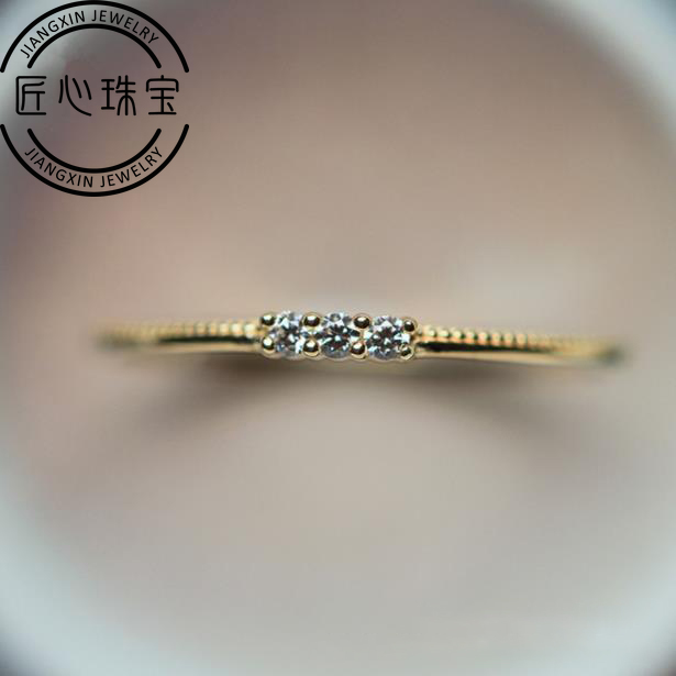 「匠心珠寶」(國際標準925純銀)S925純銀鍍14k金 日系風格極簡 三粒鋯鑽基礎款戒指女 通勤款戒指 XZM | 蝦皮購物