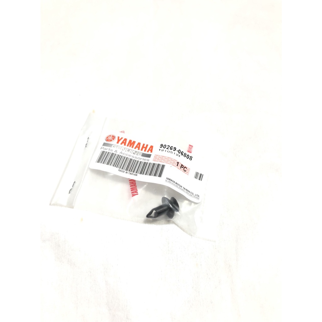 歐叭小舖 YAMAHA 山葉 原廠 90269-06808 電池蓋 電瓶蓋 鉚釘 螺絲 塑膠螺絲 | 蝦皮購物