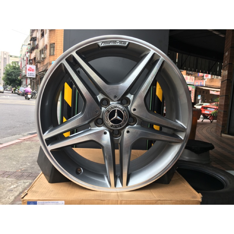 九成新AMG 18吋 BENZ W204 W205 W117 W246 W176 W140 W220 R V 賓士 | 蝦皮購物