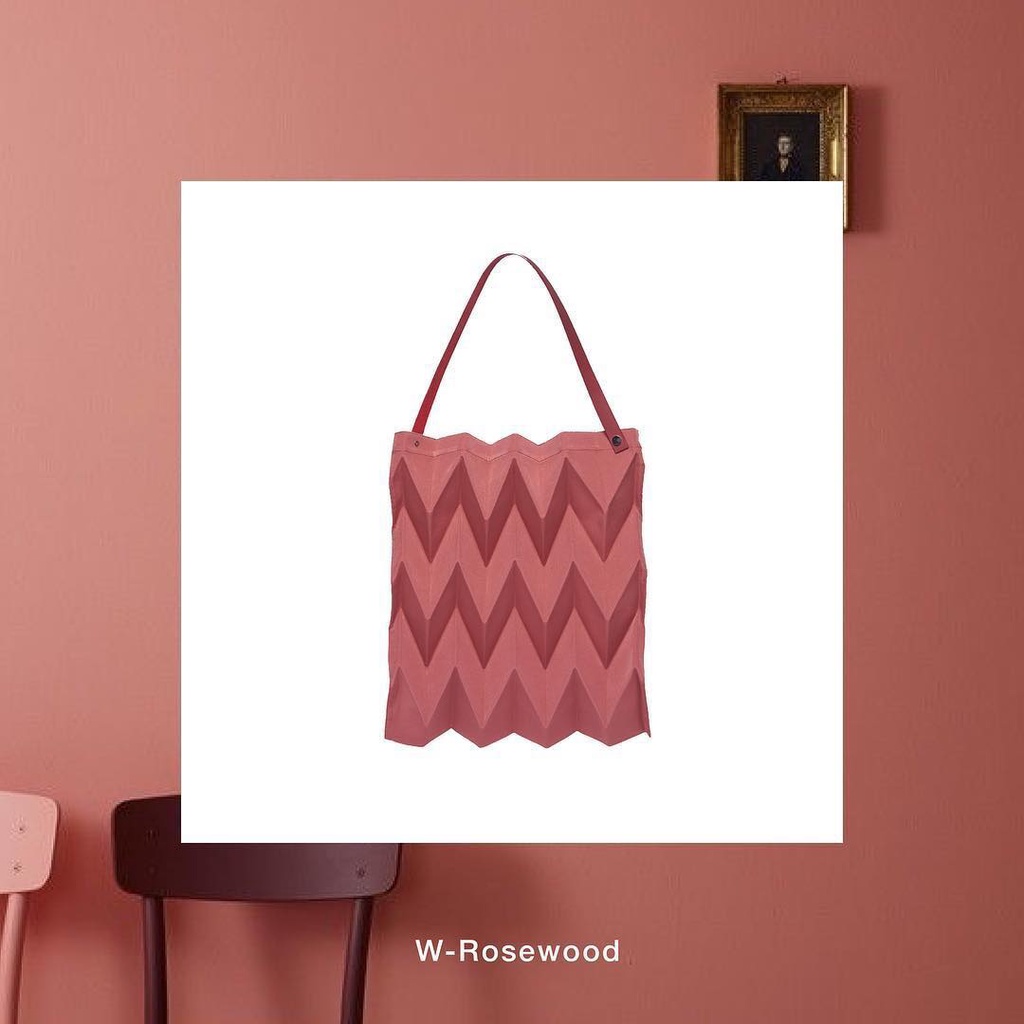 經典設計｜Pavi studio 泰國新銳設計師.時尚W純色包.簡約設計.大容量.真皮背帶.摺疊肩背包.100%總代理 | 蝦皮購物