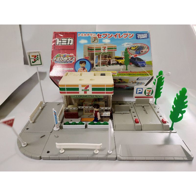 31二手tomy 7-11場景，盒況有歲月不包含車子，有附人偶，龜毛者務下單 | 蝦皮購物