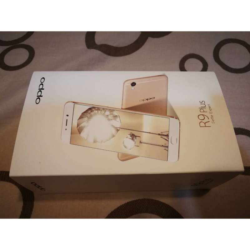 OPPO R9 Plus 金 4G/64G (完整盒裝+鋼化膜+軟殼+未用耳機+原廠充電器+原廠充電線） | 蝦皮購物