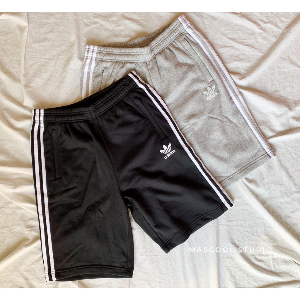 【MasCool】現貨 Adidas Originals Shorts 短褲 三線短褲 運動短褲 男 CE4837 | 蝦皮購物