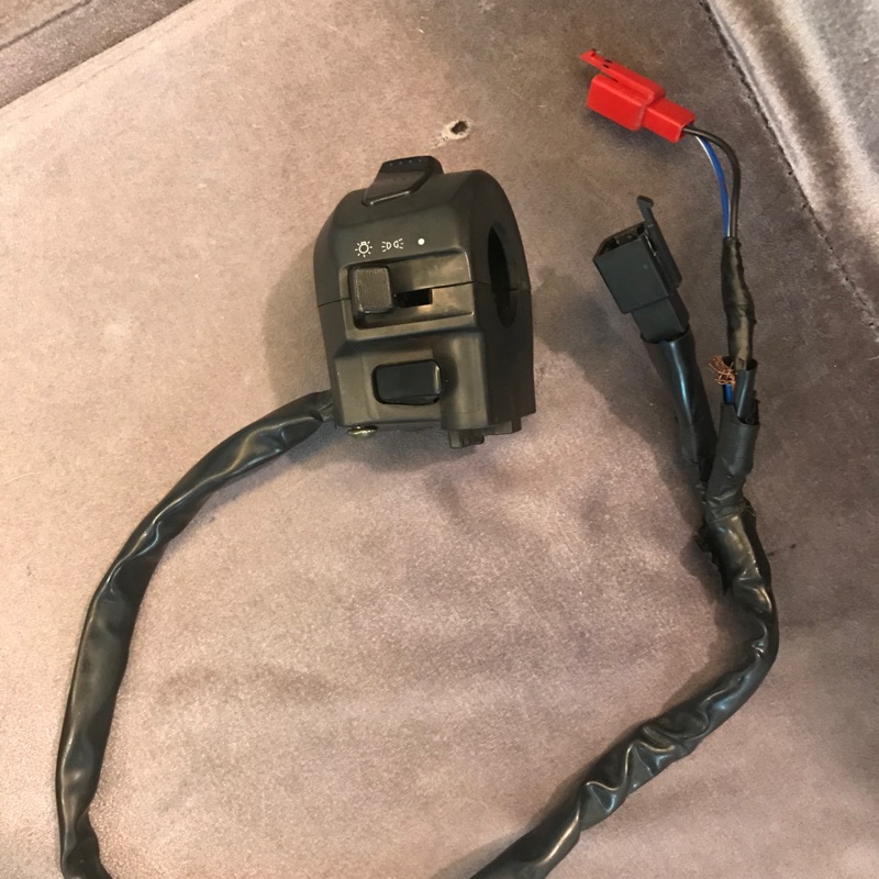 Force smax 右手開關 大燈開關 三段式開關 警示燈開關 燈匠 kyl 五期 | 蝦皮購物