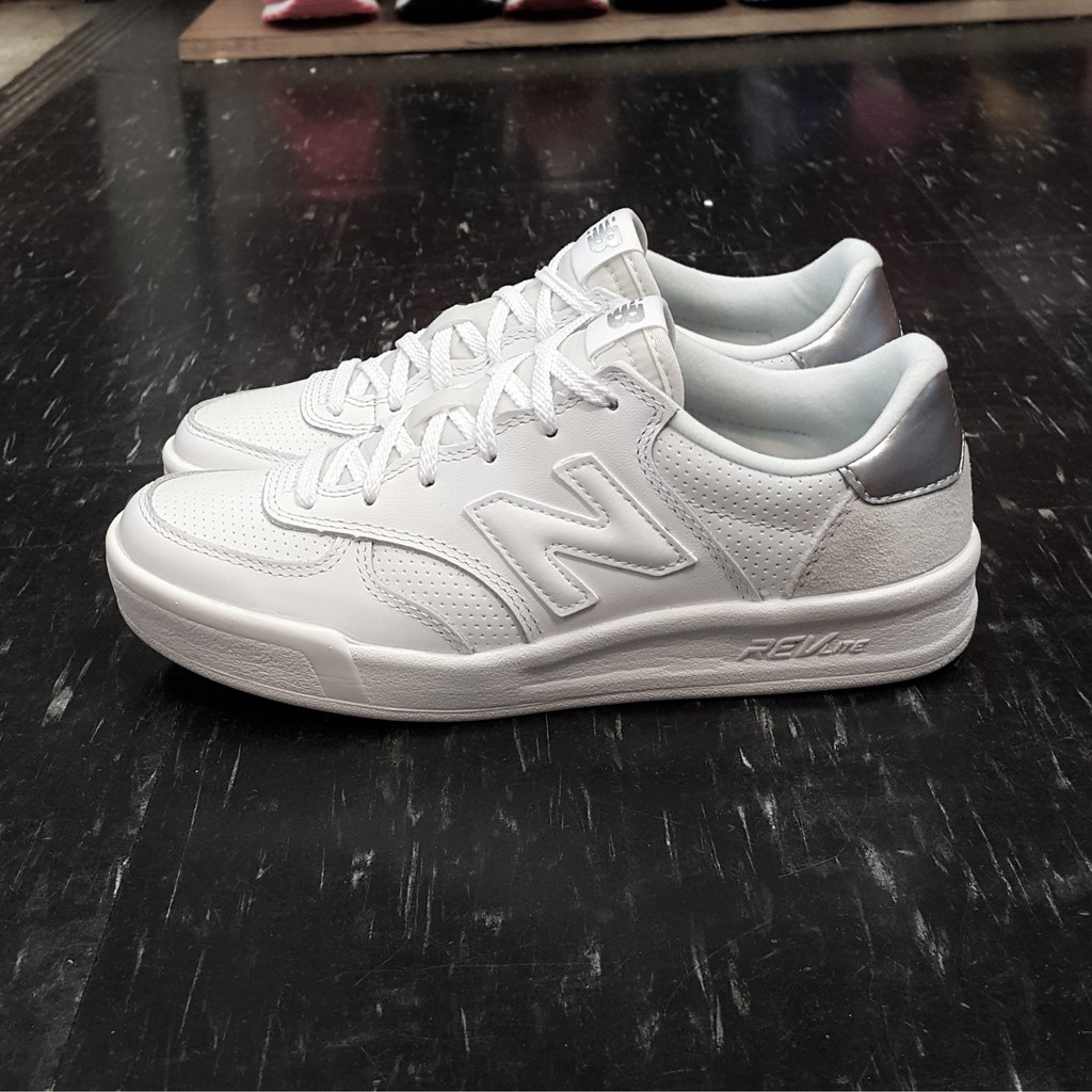 new balance nb 300 WRT300WM 白色 全白 銀色 白銀 皮革 平底 | 蝦皮購物