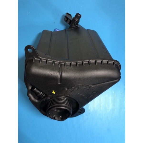 BMW 17137647283 副水桶 F07 F10 F06 F01 F02 | 蝦皮購物