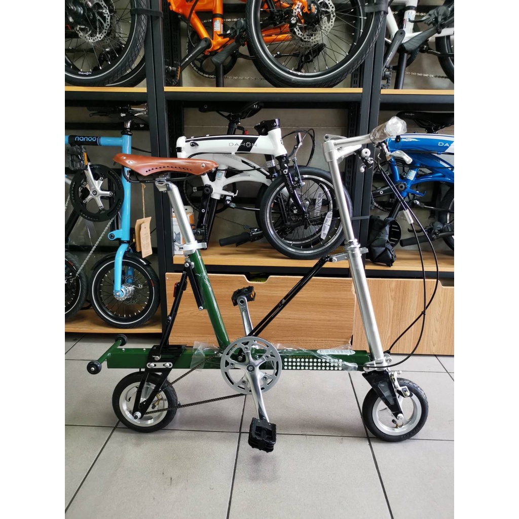 {馬克單車}限量CarryMe SD 8"單速鋁合金折疊車/後鼓剎/黑連桿/黑前叉及可拆式黑後叉/輔助輪/紳士綠皮 | 蝦皮購物