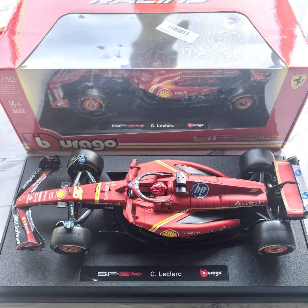 FERRARI 【炫酷禮物】原版 Bburago 1:18 法拉利 SF24 2024 #16 #55 F1 賽車方程式 | 蝦皮購物
