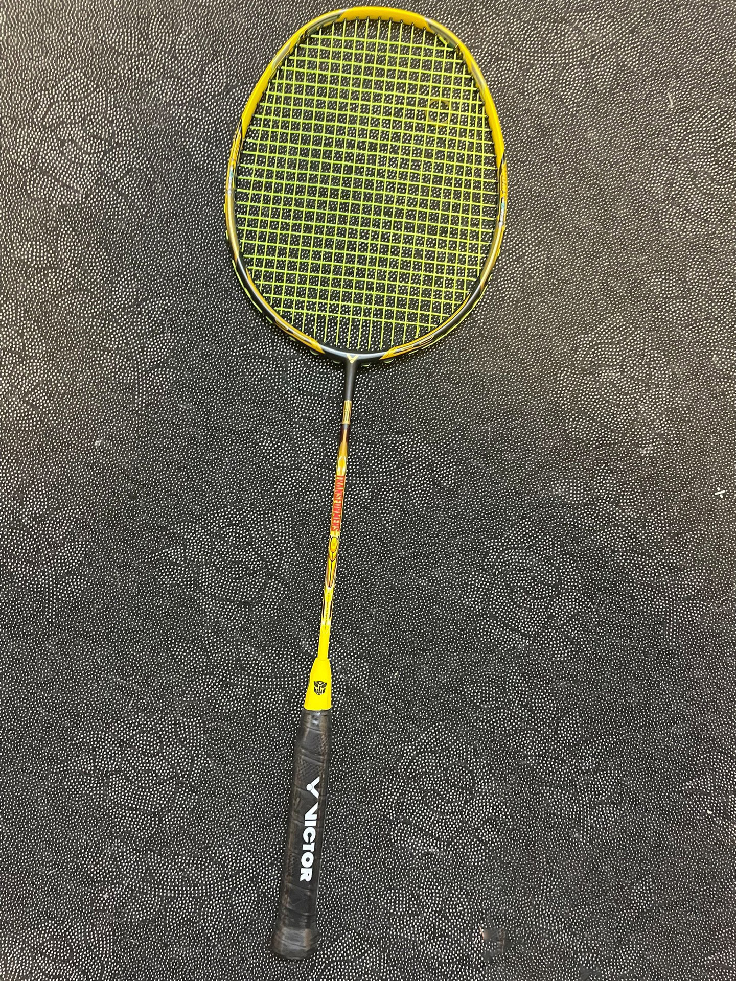 『當天出貨』VICTOR威克多 JETSPEED S TF4 變形金剛聯名款羽毛球拍 勝利大黃蜂 極速TF4 4UG5 | 蝦皮購物