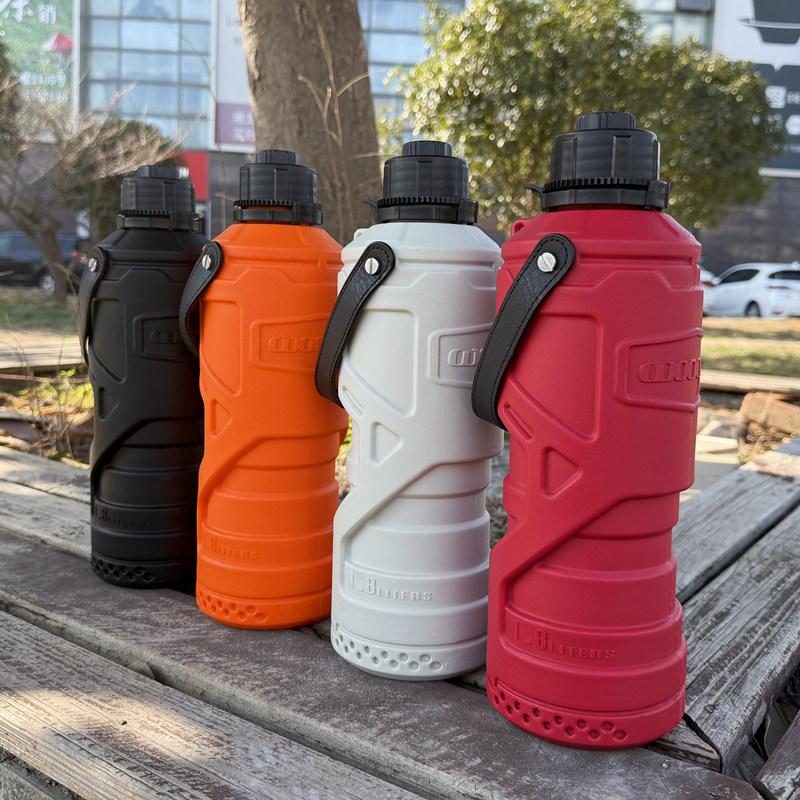 1.8L適合摩托車保險槓安裝圓柱形汽油桶 備用油壺 應急水壺 帶內置油管 適合水杯架安裝的燃料桶 柴油罐 | 蝦皮購物