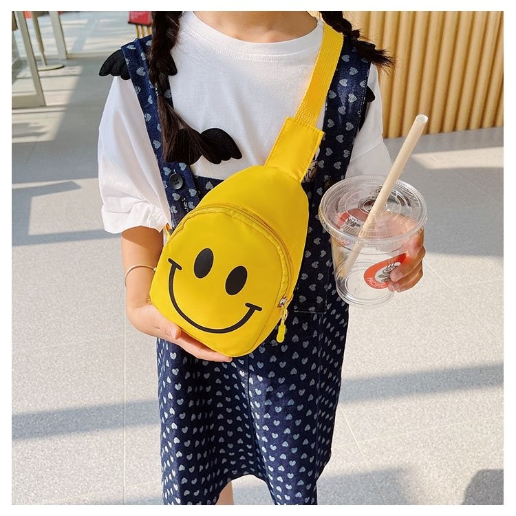 🛒台灣現貨 ️ ins 超可愛～～～微笑 笑臉 帆布包 斜背包 側背包 出門購物超方便！ | 蝦皮購物