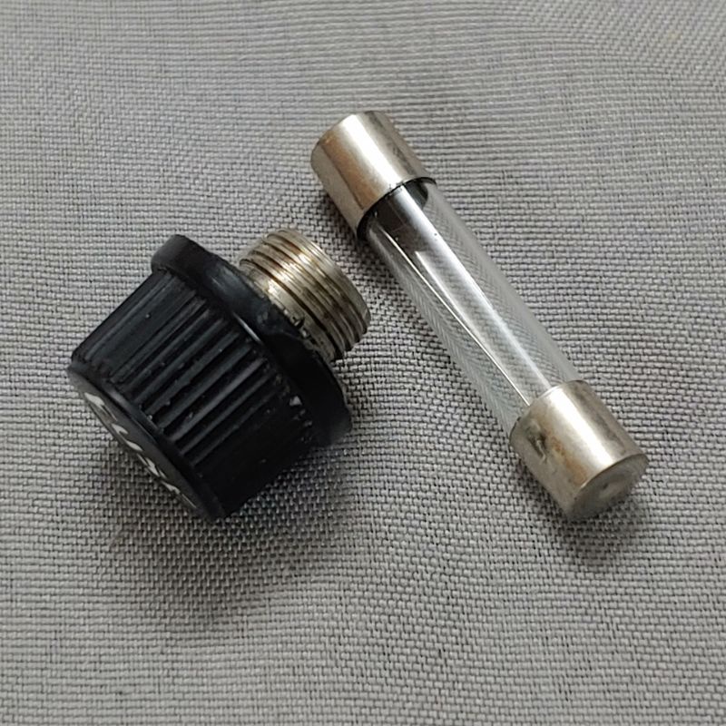 保險絲 F15AL250V 6 X 30mm 帶蓋 | 蝦皮購物