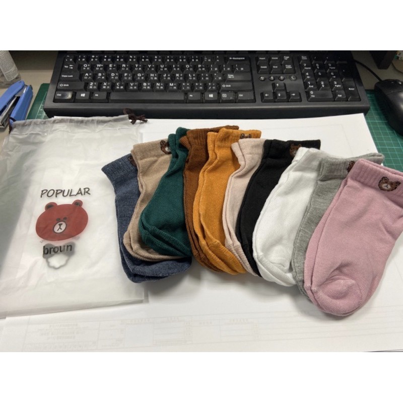 Popular broun 可愛小熊logo圖案 女生女用短襪，10雙/1袋，10種顏色。22~24公分 | 蝦皮購物